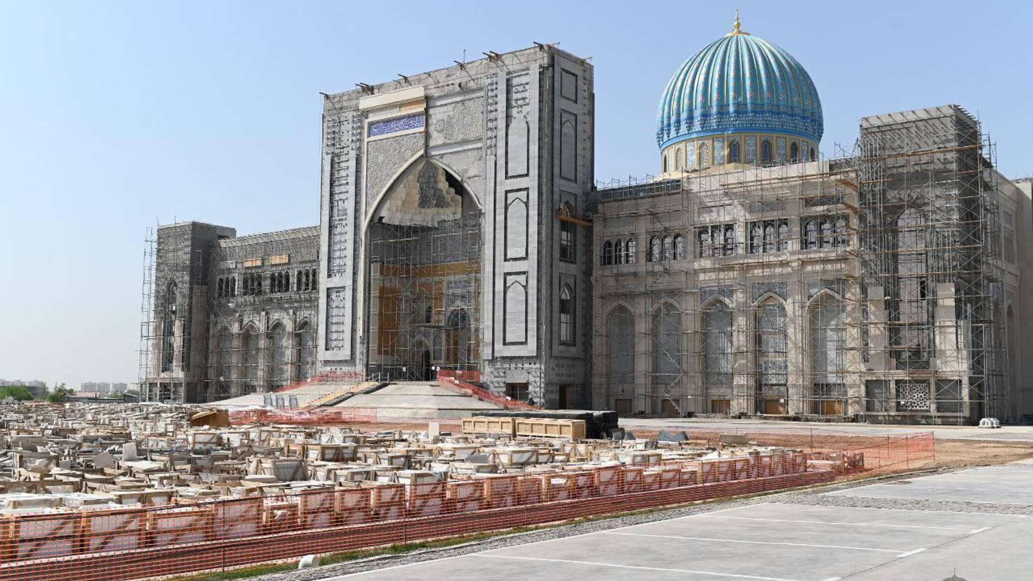 Shavkat Mirziyoyev Islom sivilizatsiyasi markazga tashrif buyurdi - 08.04.2022, Sputnik O‘zbekiston