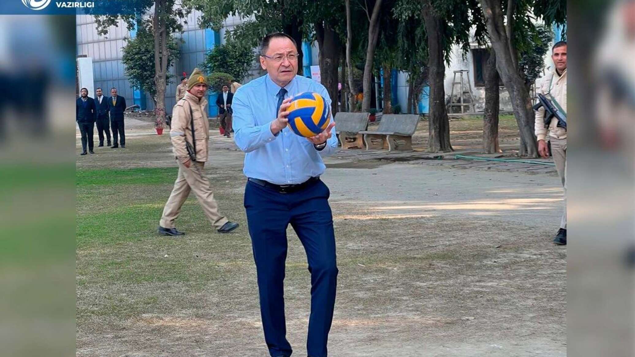 Yoshlar siyosati va sport vaziri Hindistondagi sport maktabi bilan ...