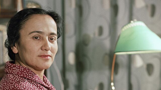 Zulfiya biografiyasi