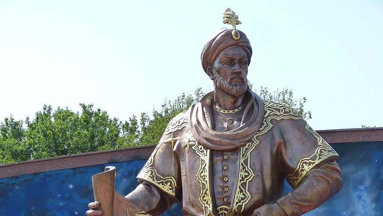 Мирзо Улугбек – биография