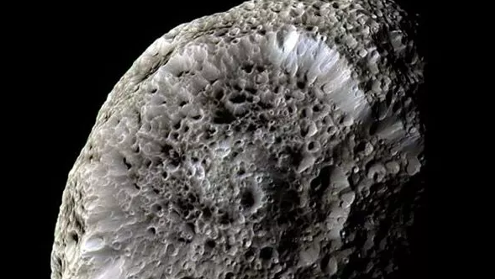 Olimlar muzliklarning harakatini Saturn yo‘ldoshi orqali o‘rganmoqchi