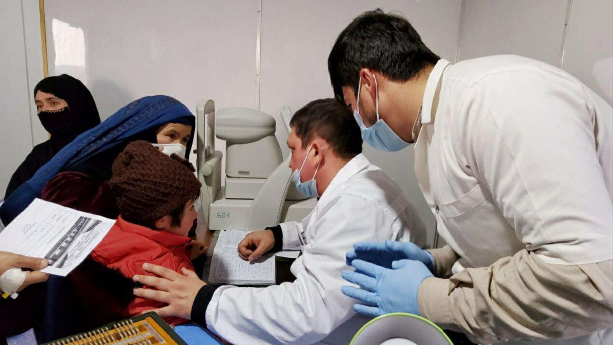 O‘zbekistonlik shifokorlar 1300 nafar Afg‘oniston aholisini tibbiy ko ...