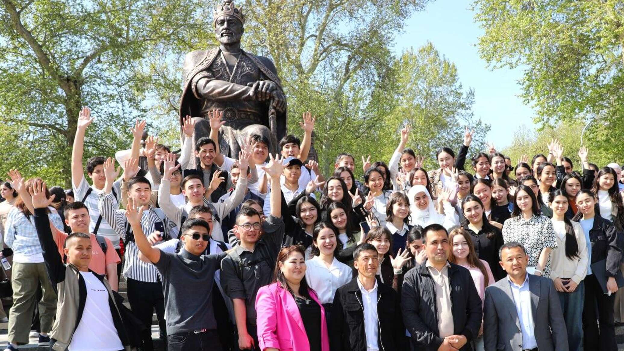 Своей мировой известностью Самарканд прежде всего обязан Амиру Темуру