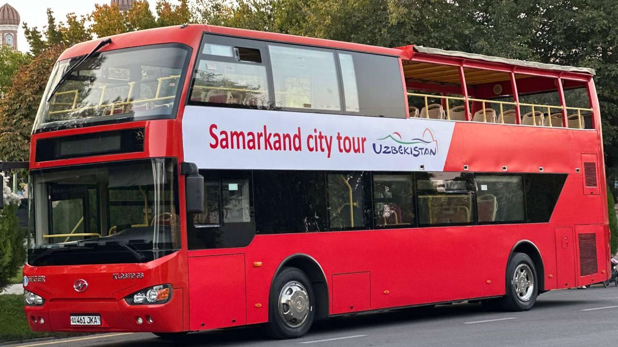 Samarqandda tarixiy obidalar yo‘nalishi bo‘ylab ikki qavatli avtobuslar ...