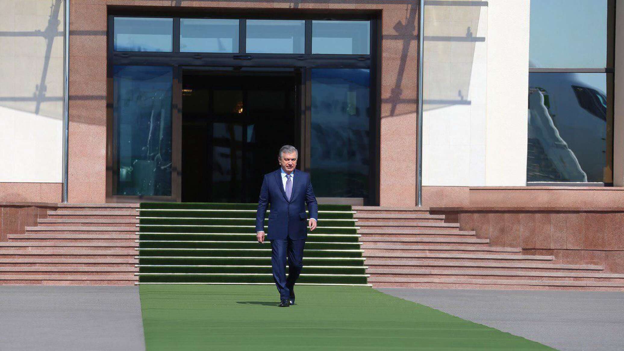 Shavkat Mirziyoyev Tojikistonga jo‘nab ketdi - 10.06.2021, Sputnik O ...